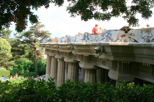 Antonio Gaudi yra puikus architektas, puikus modernistas.