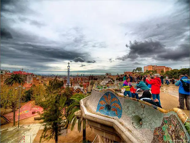 Antonio Gaudi bụ ọmarịcha onye na -ese ụkpụrụ ụlọ, ọmarịcha ọgbara ọhụụ.