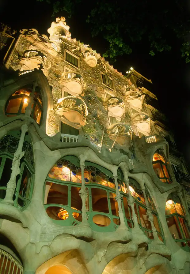 Antonio Gaudi është një arkitekt i shkëlqyer, një modernist i madh.