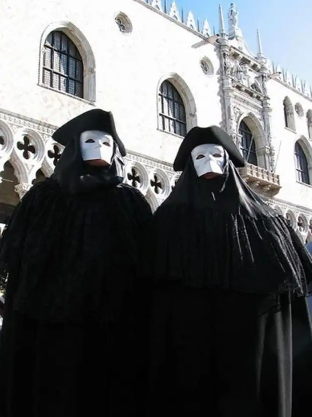 Carnival ntawm Venice: keeb kwm, kab lis kev cai, qhov ncauj qhov ntswg.