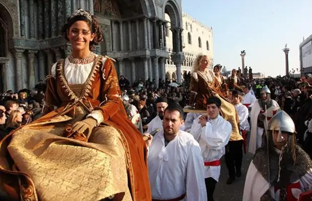 Venesiya Karnavalı: tarix, ənənələr, maskalar.