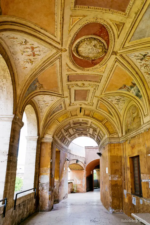 Se promener dans Rome. Château du Saint-Ange.