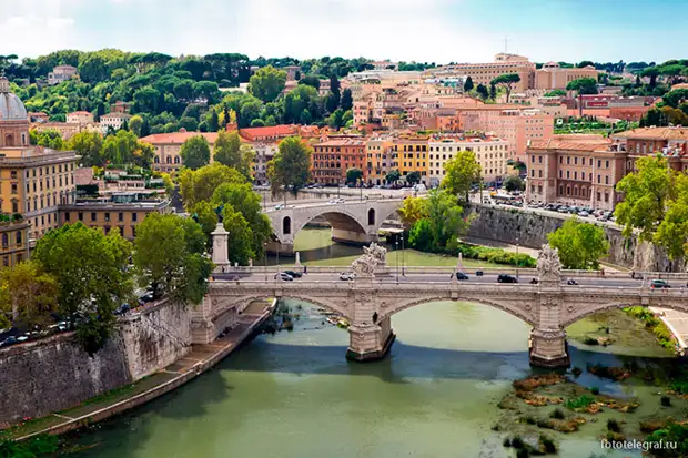 Roma'da dolaşmak. Kutsal Melek Kalesi.