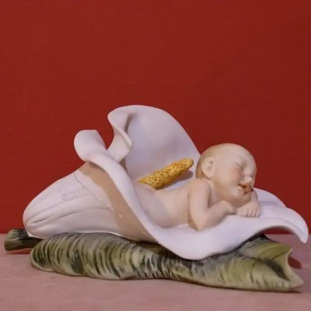 PORCELAIN WORLD. PREKRASNE STATUETE