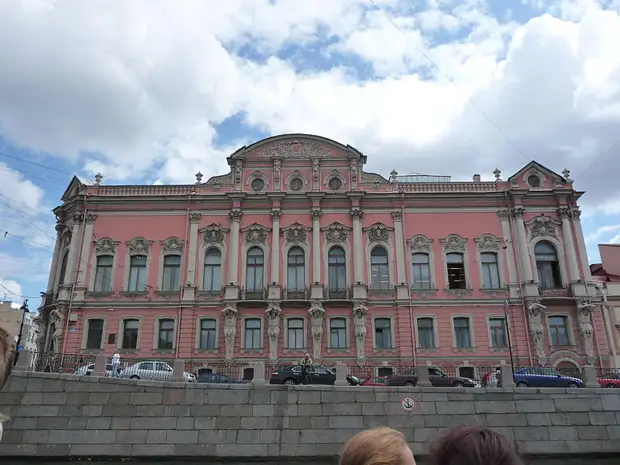 INGINGO Z'UBURUSIYA. Igice cya 1. PALACE YA BELOSELSKY-BELOZERSKY. PETERSBURG