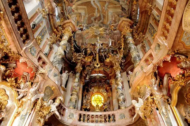 Ekalesia Azamkirche. Munich, Siamani.