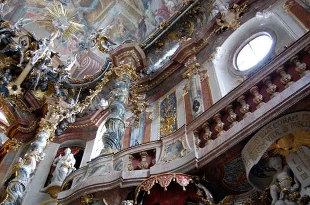 Ekalesia Azamkirche. Munich, Siamani.