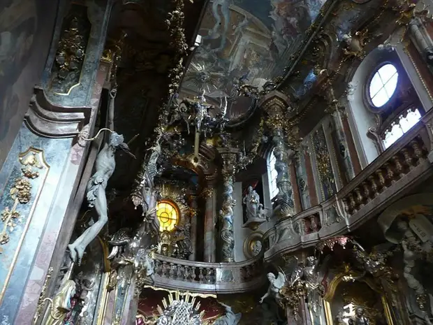 Azamkirche kirik. München, Saksamaa.