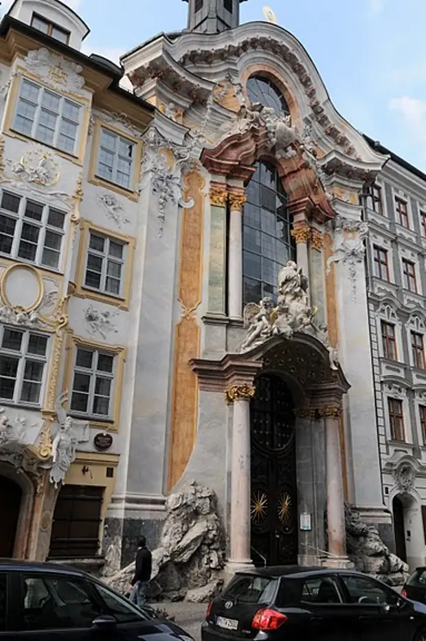 Kereke ea Azamkirche. Munich, Jeremane.