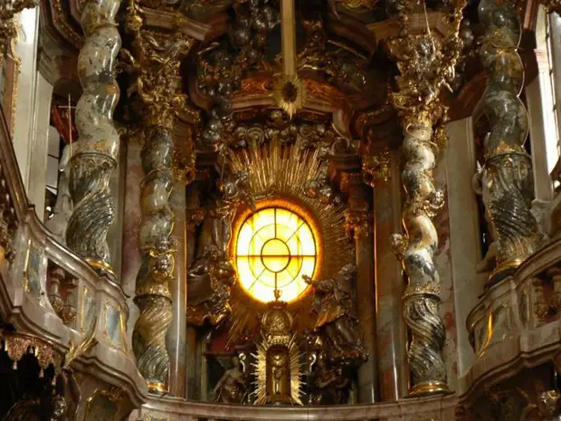 Ekalesia Azamkirche. Munich, Siamani.