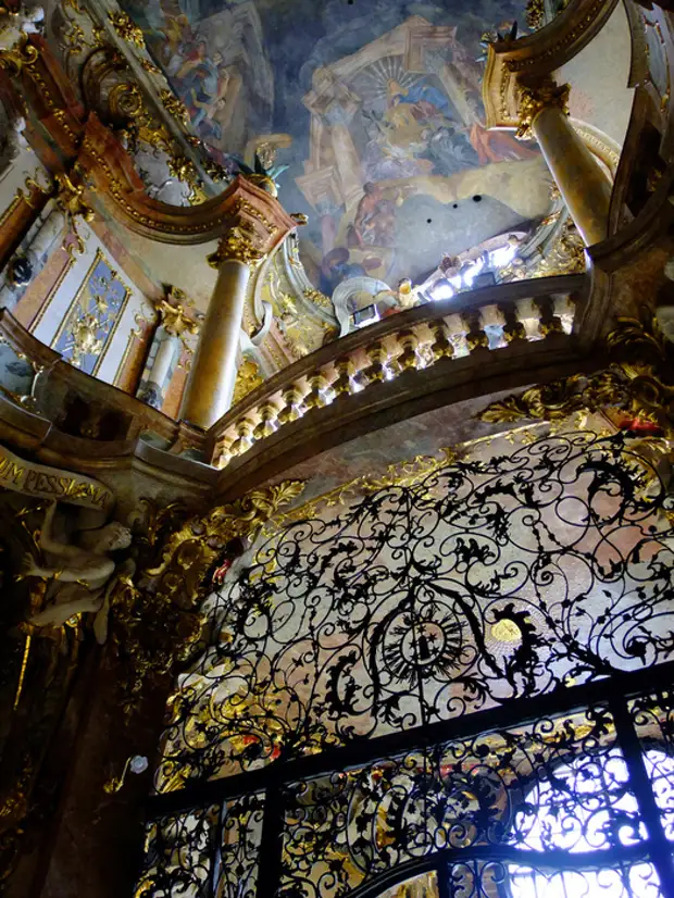 Azamkirche kirik. München, Saksamaa.