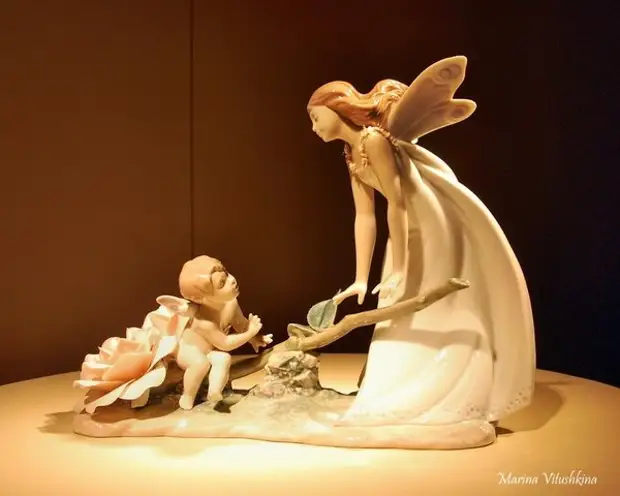 Poselin dị ka nka. LLADRO ụlọ ọrụ. Valencia.