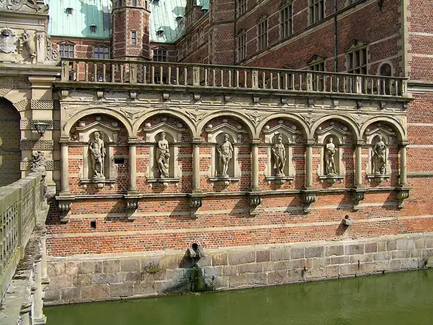 Grad Frederiksborg. Danska.