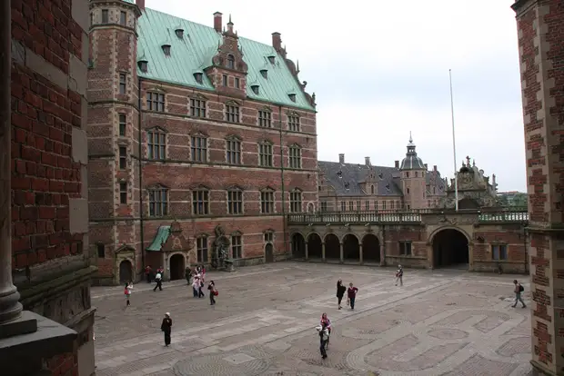 Grad Frederiksborg. Danska.