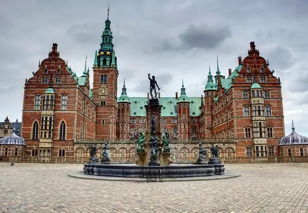 ប្រាសាទ Frederiksborg ។ ដាណឺម៉ាក។