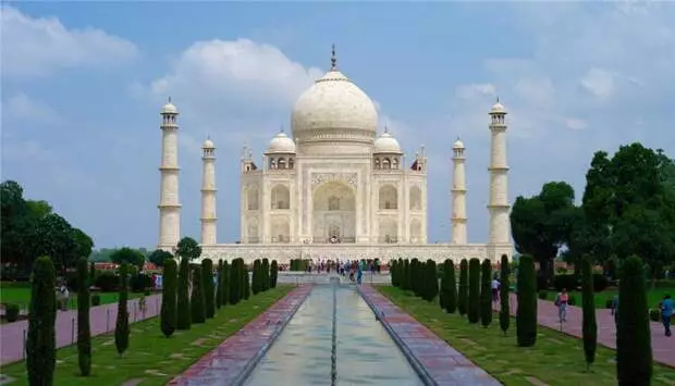 Taj Mahal.