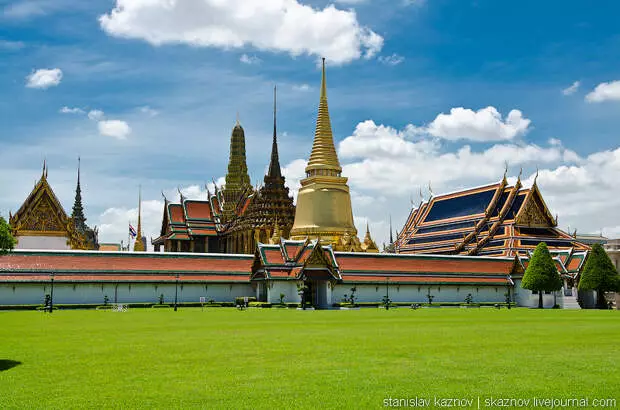 Ụlọ nsọ nke Buddha Emerald. Bangkok. Thailand.