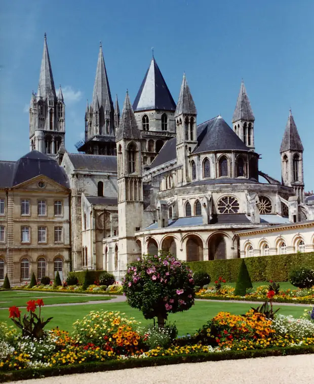 France. Masterpieces of architecture.