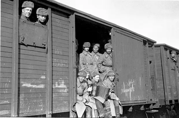 Photographies de l'Armée rouge pendant la Seconde Guerre mondiale 5_004